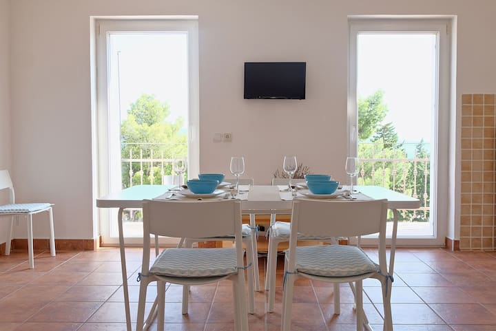 Bright New Apartment With Seaview - Brač