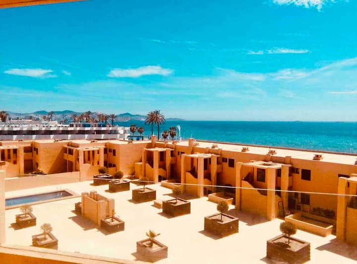 Playa D’en Bossa Beach, Spacious Seaview Apartment - Islas de Ibiza