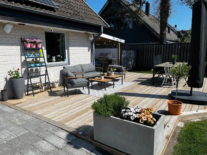 Stor, Modern, Strandnära Villa Med Swimspa. - Trelleborg
