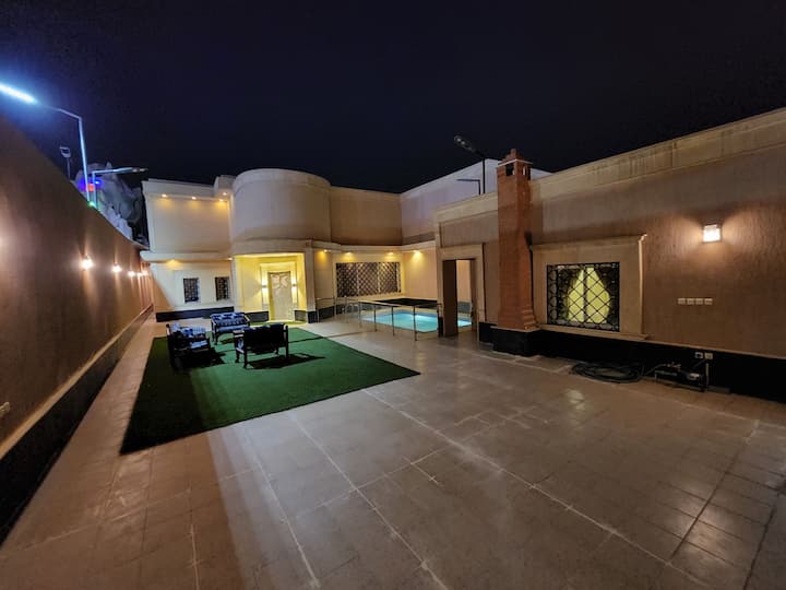 Cheerful Chalet With Pool - 