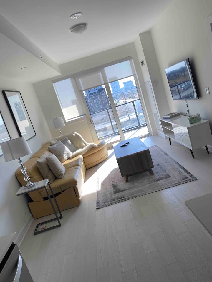 Live In Lux - Oakville