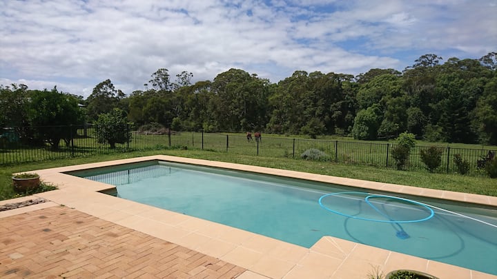 Self Contained Unit Close To Bonville Golf Club - Coffs Harbour