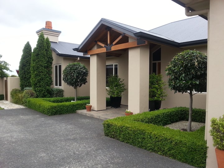 Spacious Family Home - Havelock North