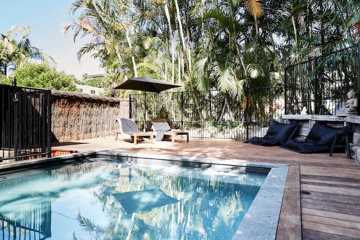 Byron Bay Black - The Kingsley - Byron Bay