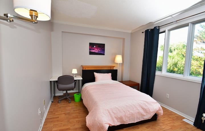 Room Mb In Kanata High Tech Center (Min 30 N) - 卡娜塔