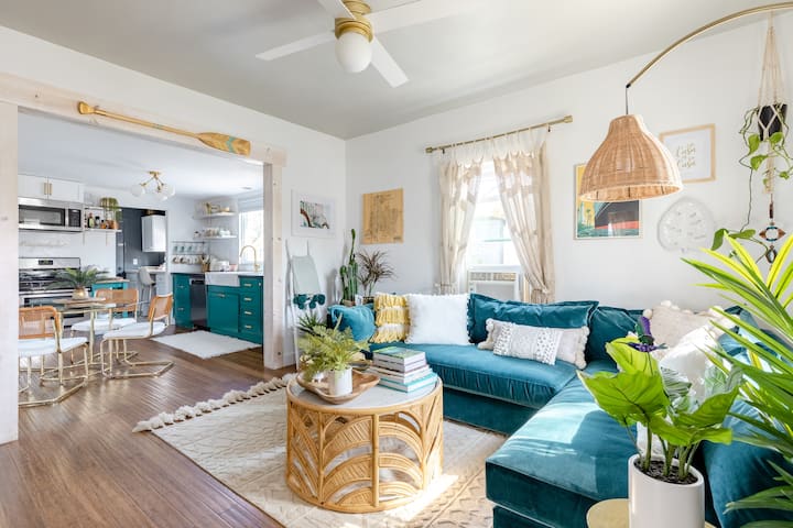 Trendy Long Beach Cottage In A Quiet Neighborhood - Seal Beach, CA