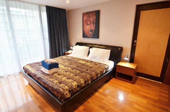 Twin Peaks, Executive Five Star, 614 - Chiang Mai, Thailand