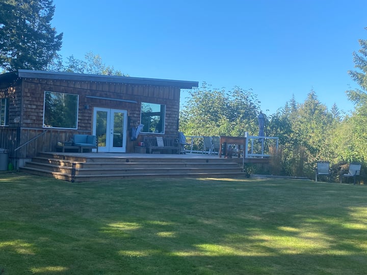 The Cabin ; A West Coast Contemporary Cabin - Cabins for Rent in Comox ...