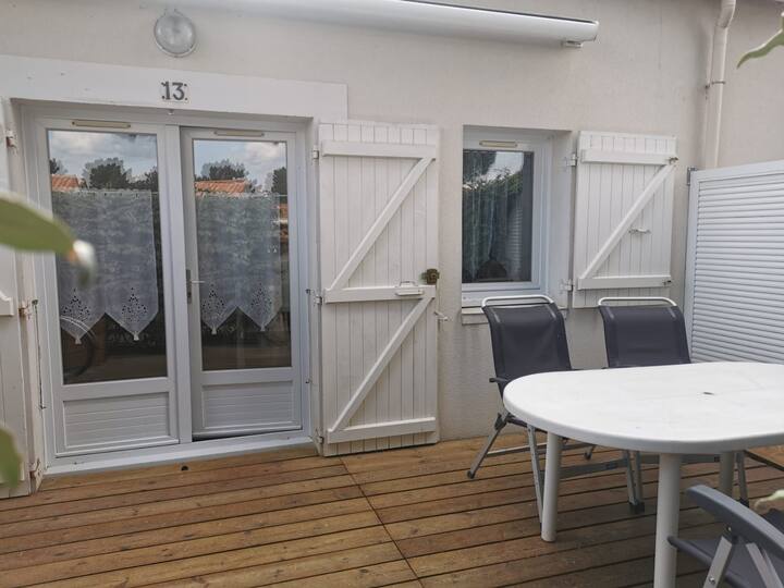 Maison Bord De Mer. - Angles