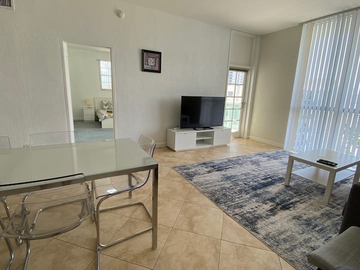 2 Bedroom Oceanfront Tides - Hollywood