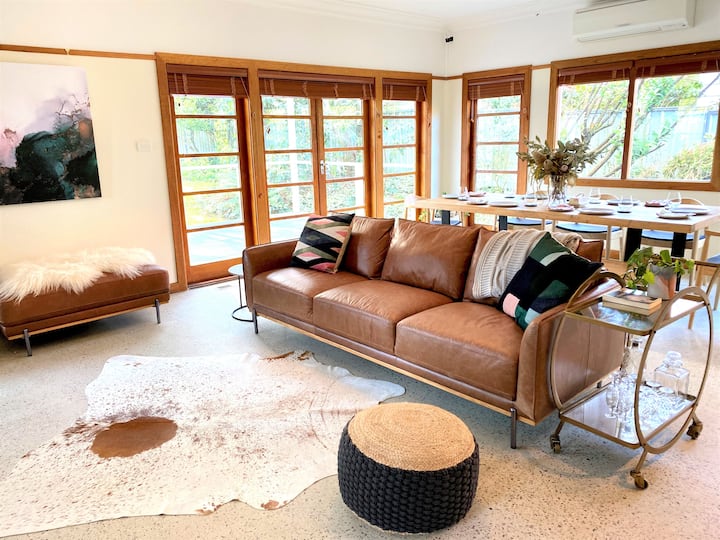 Clovelly House Blue Mountains Cottage 1pm Checkout - Blackheath