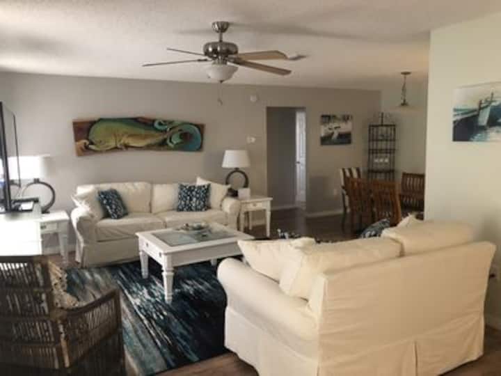 Tranquil 3/2 Waterfront Home Spring/summer Open - Crystal River, FL
