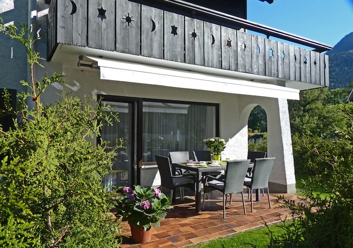 Vacation Apartment "Wolke7" Free Wifi, Garden, - Garmisch-Partenkirchen