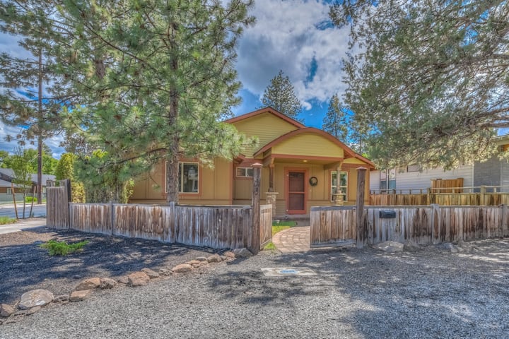 West Side Base Camp *Fenced* - Bend, OR