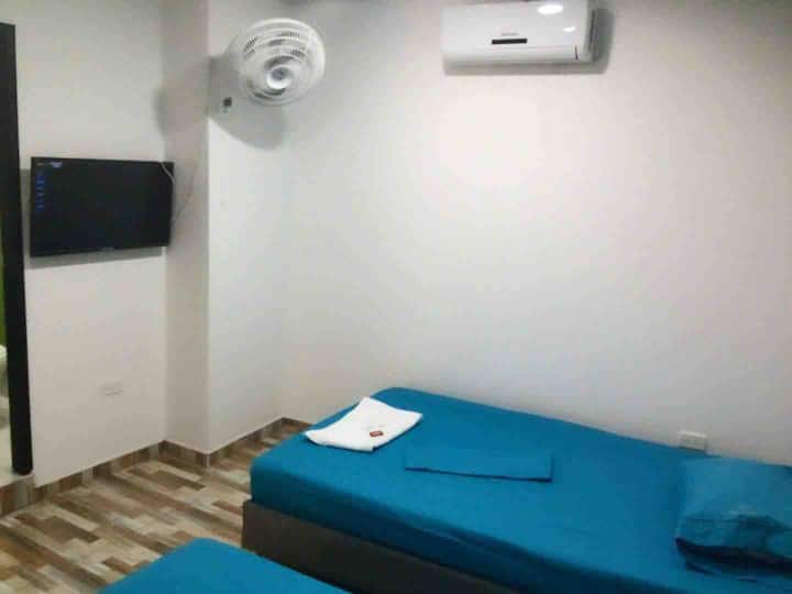 Hotel Habitaciones Con Baño Privado,tv, Wifi,para - Aguazul