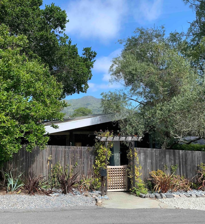 Bright & Light, Close To Town -No Company Booking - Tiburon, CA