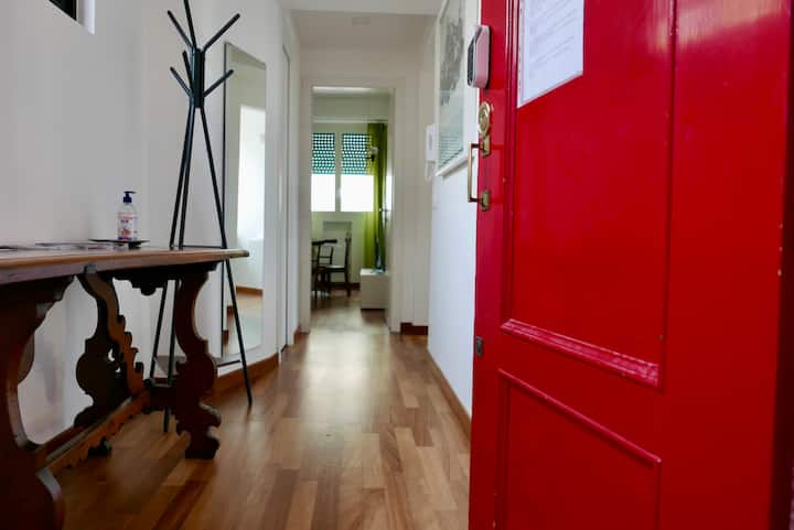 Top Floor Flat With Private Parking, Central/quiet - Genua
