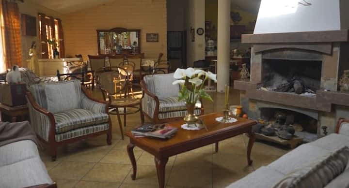 Cotopaxi - Casa De Campo Confortable - Salcedo