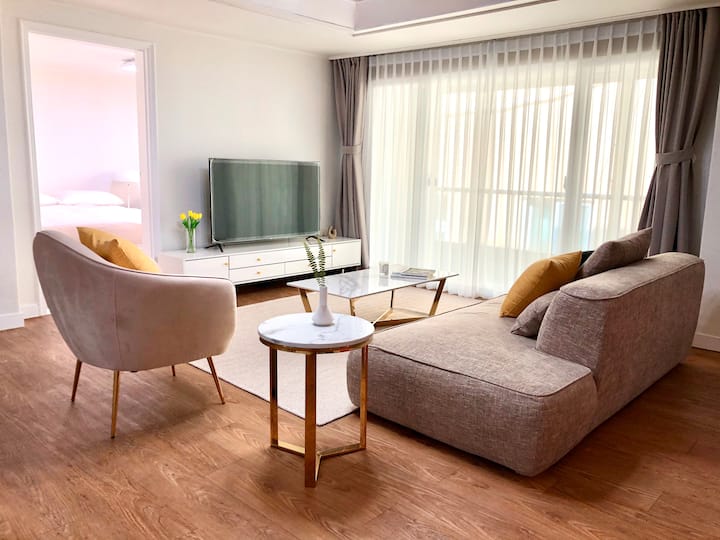 Cozy 4br 2bath House: Quiet & Spacious In Hongdae - Seul