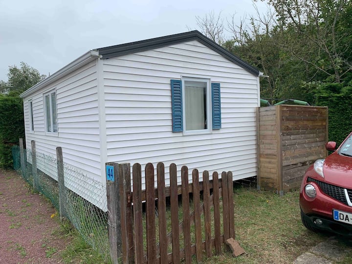 Mobile-home Dans Camping Sans Vis à Vis - Hauteville-sur-Mer