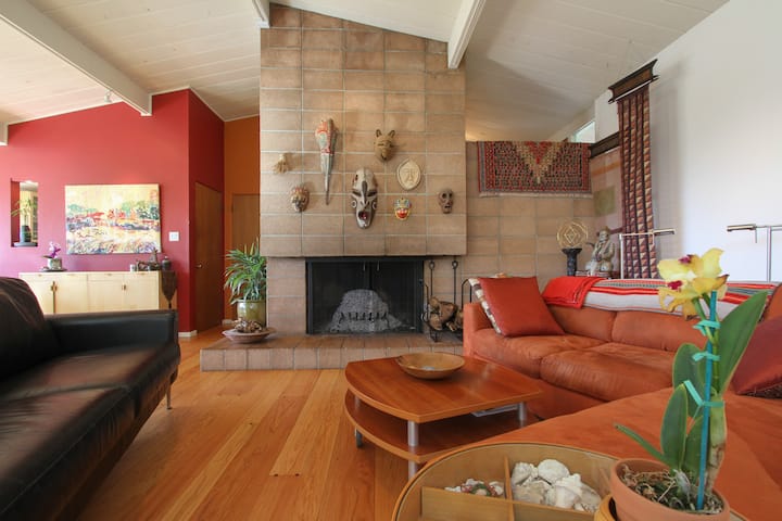 Cozy Wine Country Retreat With Views - Santa Rosa, CA