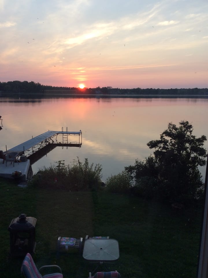 Beautiful Lakefront Apartment - Orillia