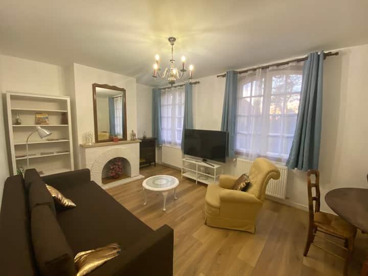 Spacious Private Guest House - Autun
