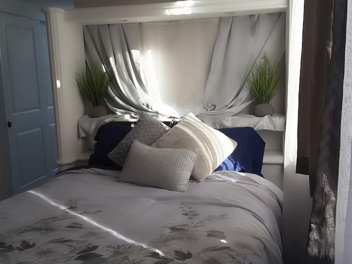 My Little Peace Of Heaven-jr. Suite/private Bath - Brentwood, CA
