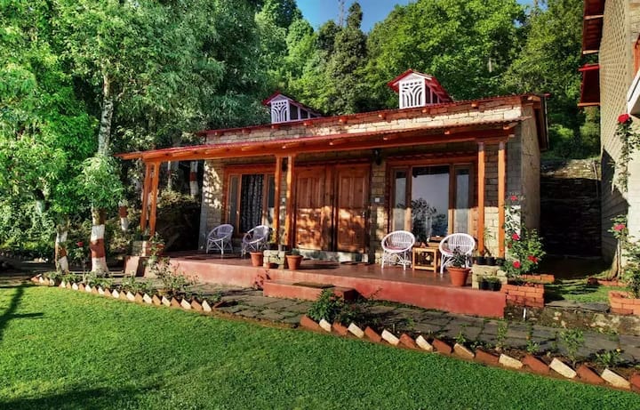 Spacious Cottages With A Himalayan View At Kausani - Kausani