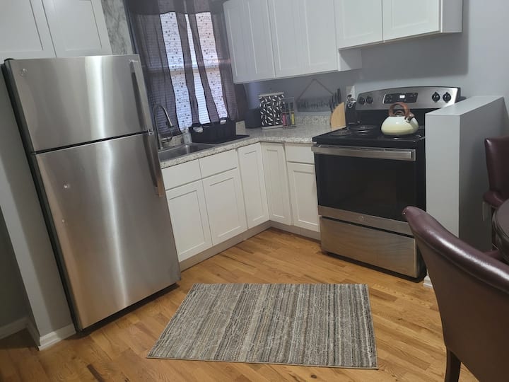 Cozy Near Yale University One Bedroom Rental. - New Haven, CT