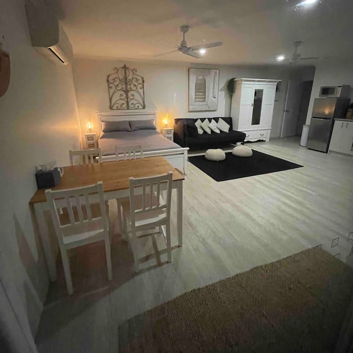 Self Contained, Private Room In Luxe Beach House. - Western Australia