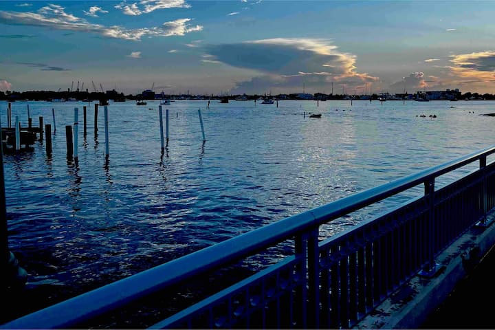 Cozy Room Near The Intercoastal - Riviera Beach, FL