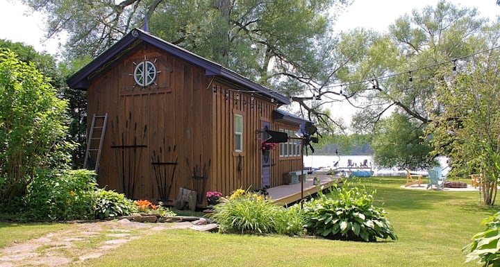 Little Cabin By The Lake - 웃브리지