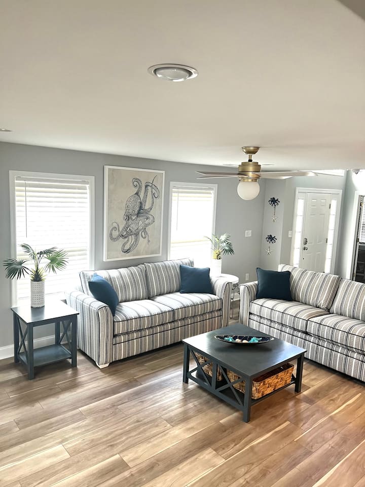 Chic & Spacious Vacation Home.community Pool, Modern Amenities & Serene Vibes - Dewey Beach, DE