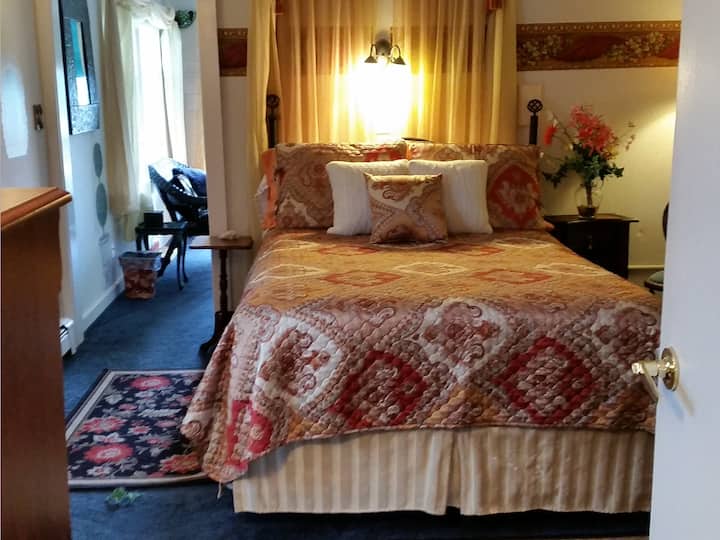 Wv Poolside Room, Private Outside Entrance, & Deck - Newport, RI