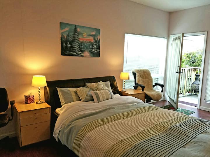 Free Parking, Own Entrance, Spacious Room - San Francisco, CA