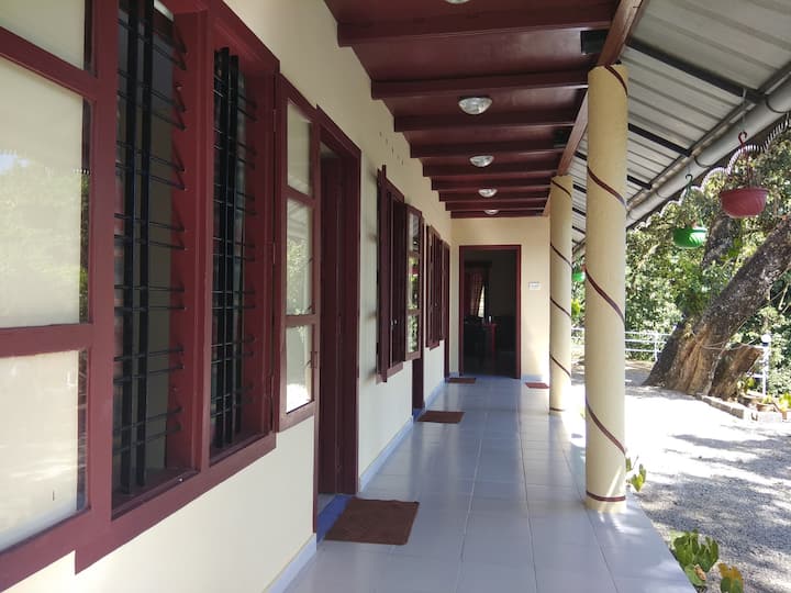 Sahar Nature Stay - The Nest Amidst The Woods - Munnar