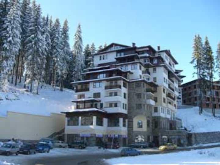 Ski/ski Out Apt: Sleeps 4 New Facilities 2023/24. - Shiroka Laka
