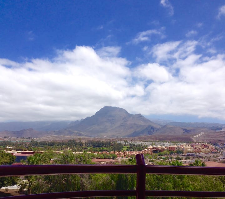 Apartamento Bien Situado Y Con Bonitas Vistas. - Los Cristianos