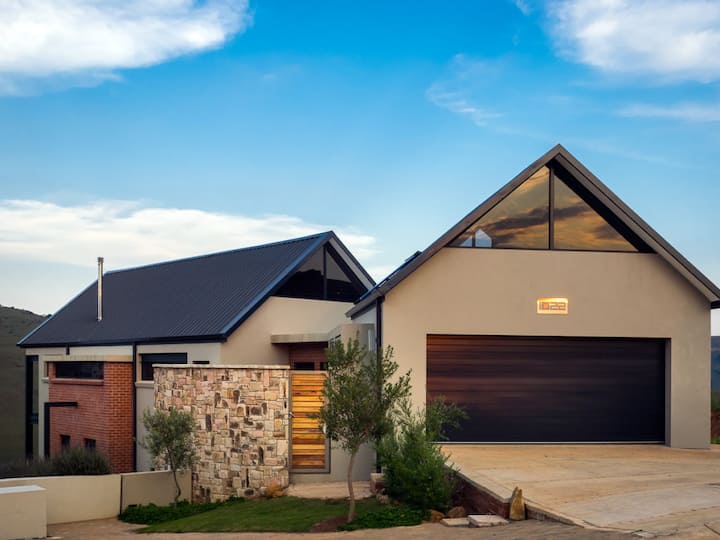 Mahem - 1022 @ Highland Gate Estate - Dullstroom