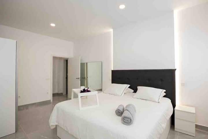 Apartamento De Lujo En Las Canteras- Las Palmas - Gran Canaria