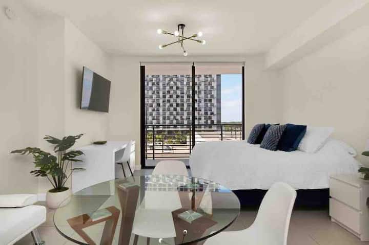 Stylish And Modern 1br| Resort-style Amenities - Doral, FL
