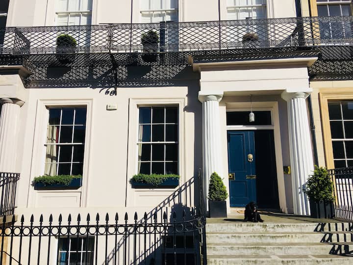 Flat In Central Edinburgh.
Basement With Courtyard - Edinburgh