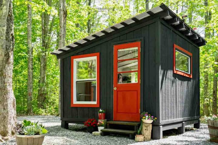 Maplenook Tiny Cabin - A Cozy Woodland Oasis - Maine