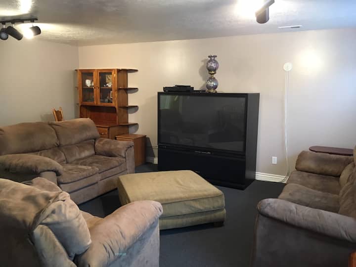 Comfortable Providence Basement *3bd* - Logan