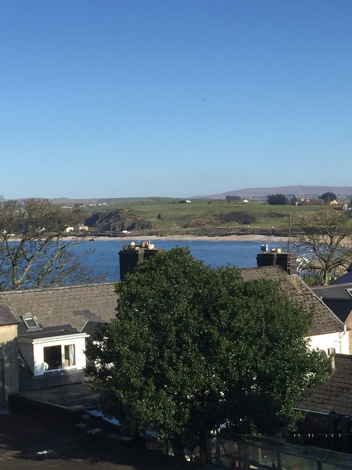 Modern Spacious Apartment At Seafront Ballycastle - Ballycastle