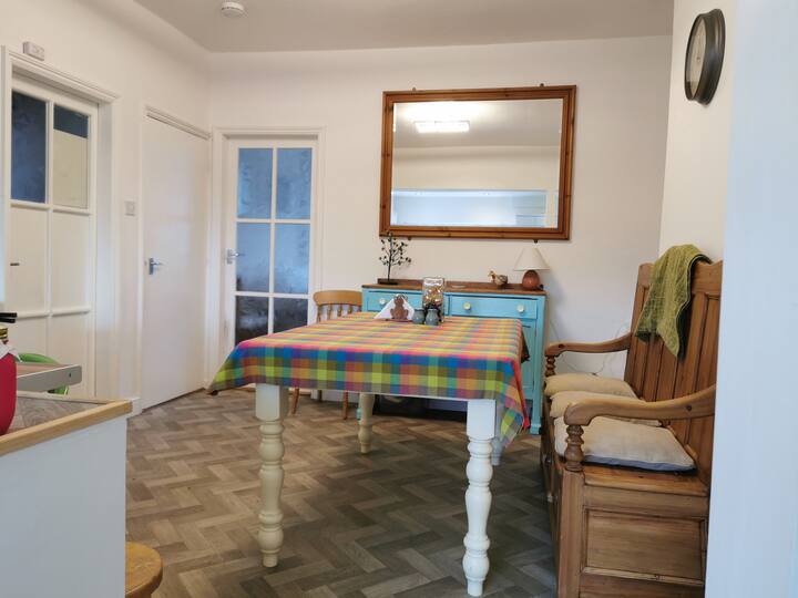 Comfy Double Bedroom In House In Historic Market Town Of Belper On The Edge Of The Peak District - Belper