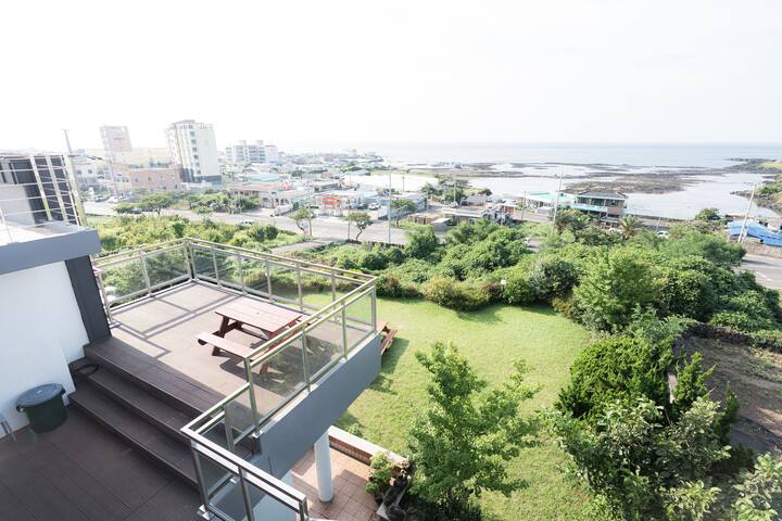 💙그 해 우리는_바다파파2f
Sea View House🌊
#제주가족펜션
#제주커플펜션 - Jeju-si