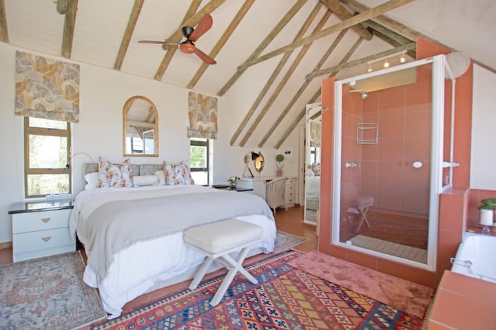 3 Bed Luxury Home Steps Away From The Beach - Cape Saint Francis