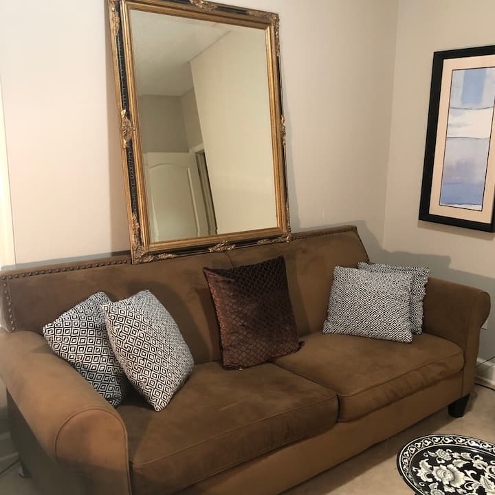 Duplex Attached To Our House! Safe Memphis Suburb! - Memphis, TN